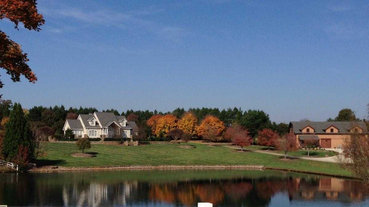 Monday Mansions: NASCAR driver Mike Skinner's home!