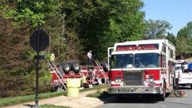 4 NC firefighters injured after fire truck overturns