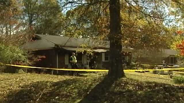 Report: Overturned lamp leads to deadly house fire