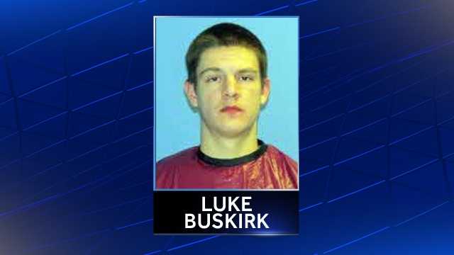 Teen fatally shot in shopping center parking lot