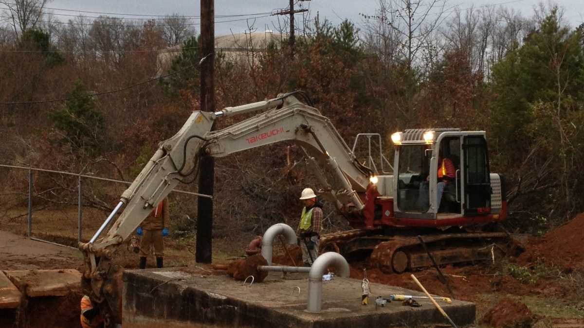 Pictures: Anderson water main break