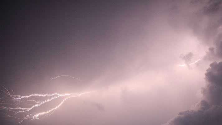 Strong thunderstorms bring damaging winds, lightning
