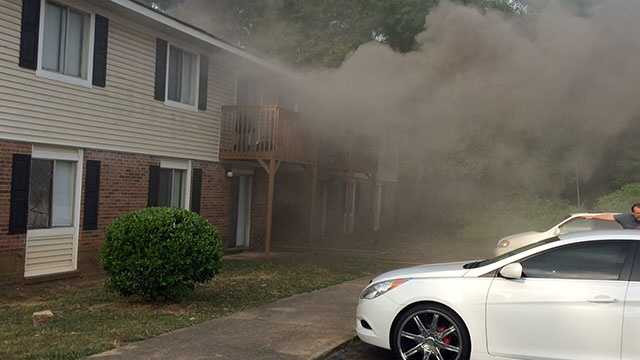 Fire chief: 2 minor injuries reported in apartment fire
