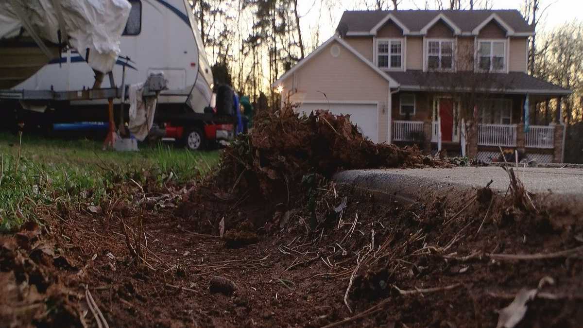 Post Office apologizes after resident said mailman damaged his yard