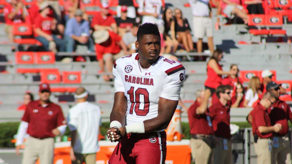 Gamecock linebacker staying to play his senior season