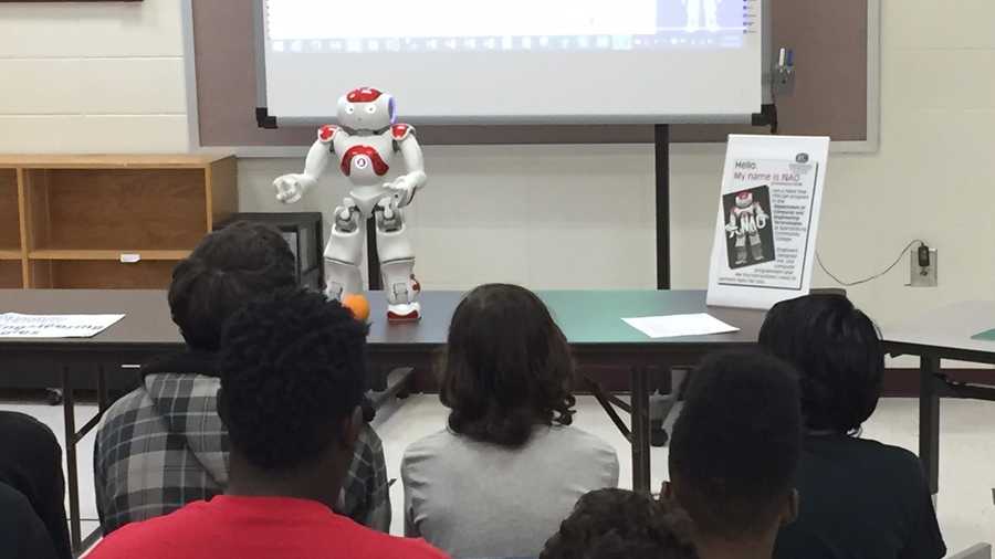 Middle school class brings humanoid robots to life