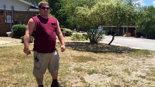 Victims chase down van thief, hold him at gunpoint, deputies say