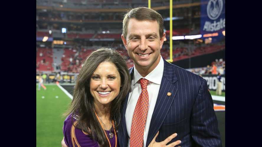Swinney, wife Kathleen pledge $1 million to IPTAY