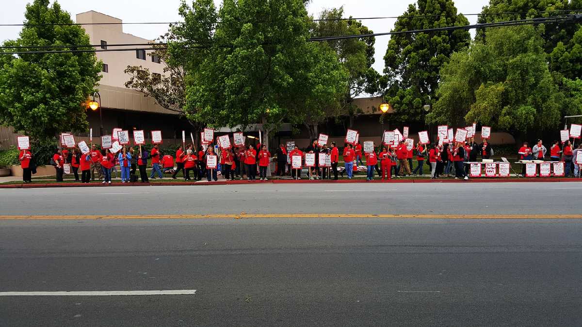 SVMH healthcare workers on strike in Salinas