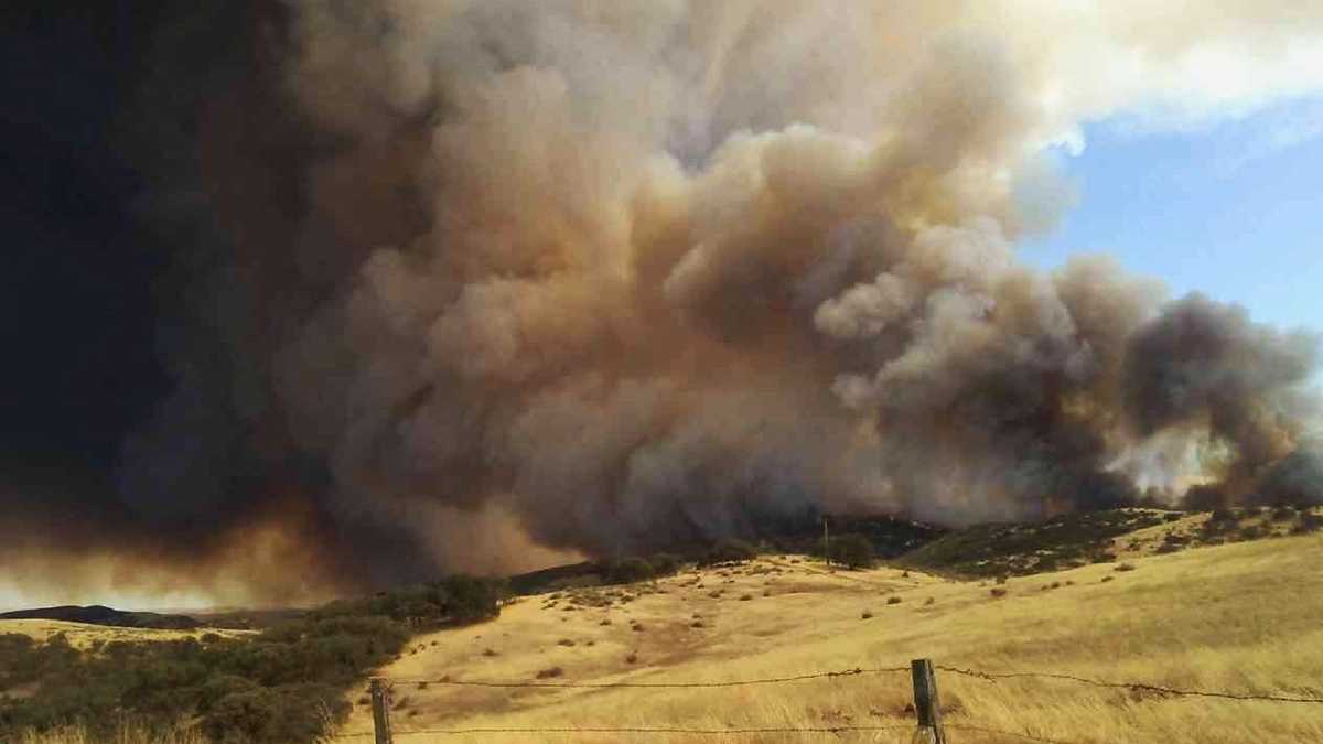 PHOTOS: 4,000-acre Metz Fire between Soledad and Greenfield