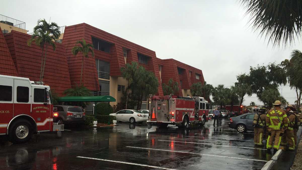 Crews battle Boca Raton fire