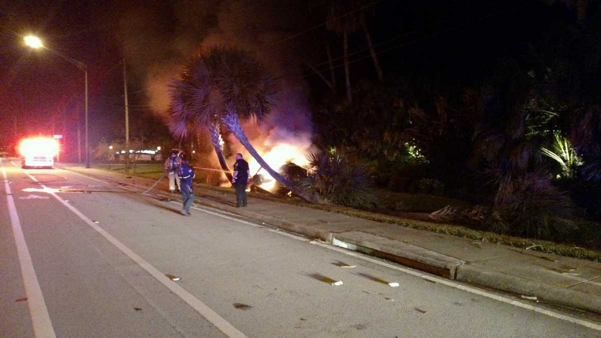 Fatal crash shuts down portion of Vero Beach road Fatal crash shuts down portion of Vero Beach road