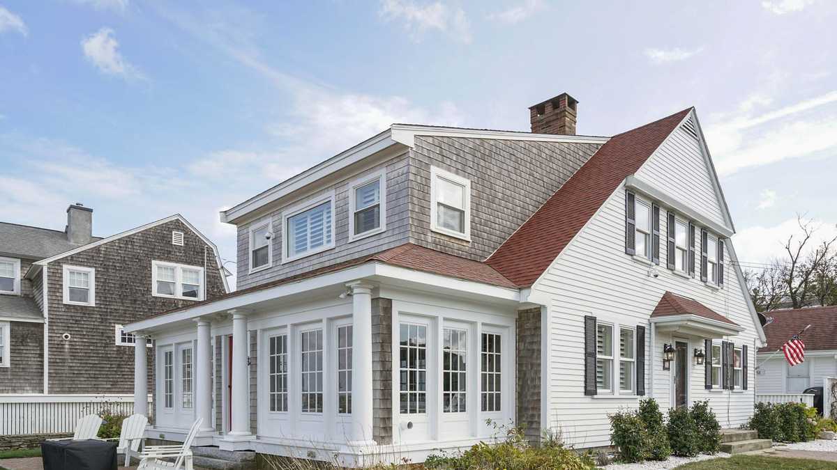Scituate home has million dollar beach views