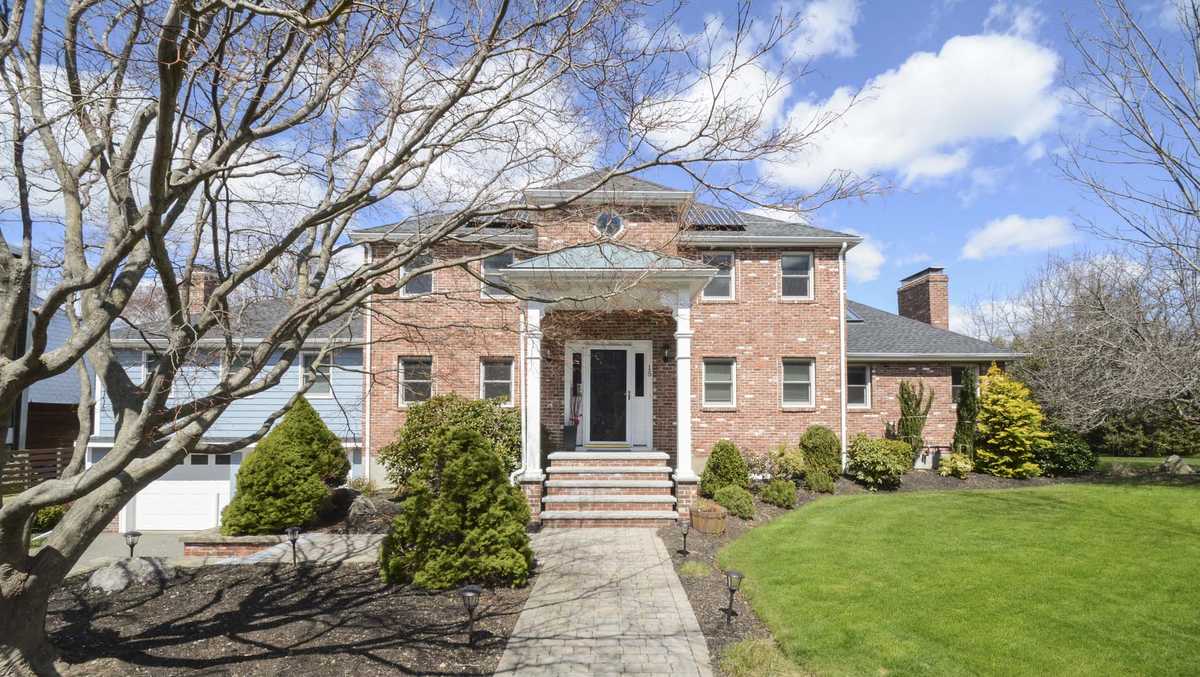 Stunning home that overlooks golf course on market for $1.49M