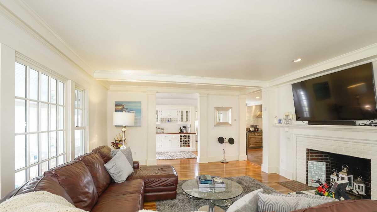 Scituate home has million dollar beach views