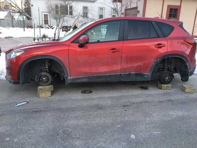 Tire thieves caught on dashcam video