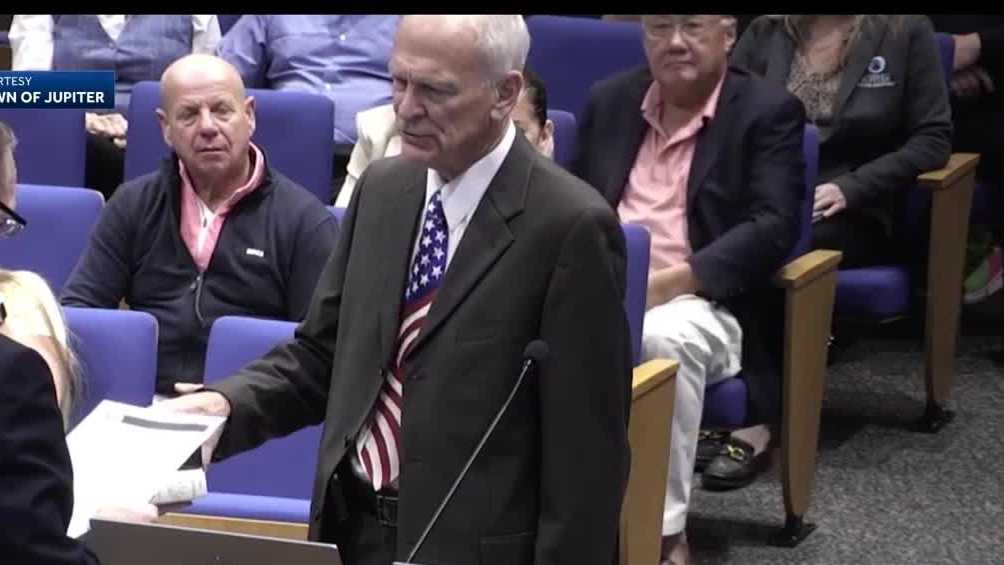 Jupiter mayor, council member sworn in to office