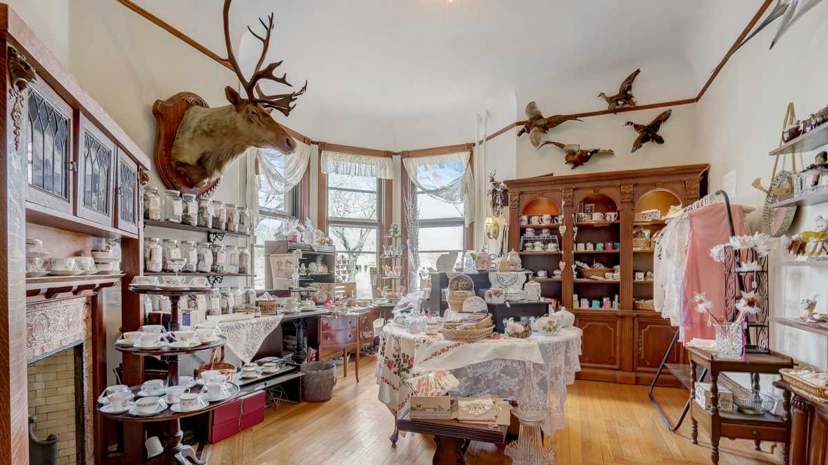 Photos: Schuster Mansion in Milwaukee