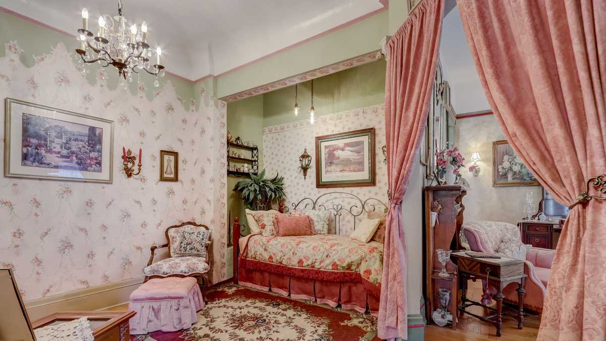 Photos: Schuster Mansion in Milwaukee