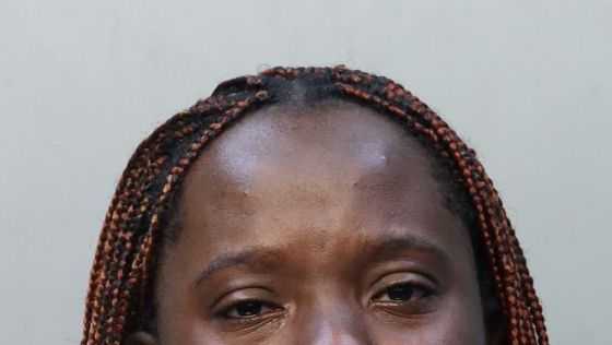 Woman charged after attempting to take child at Florida airport