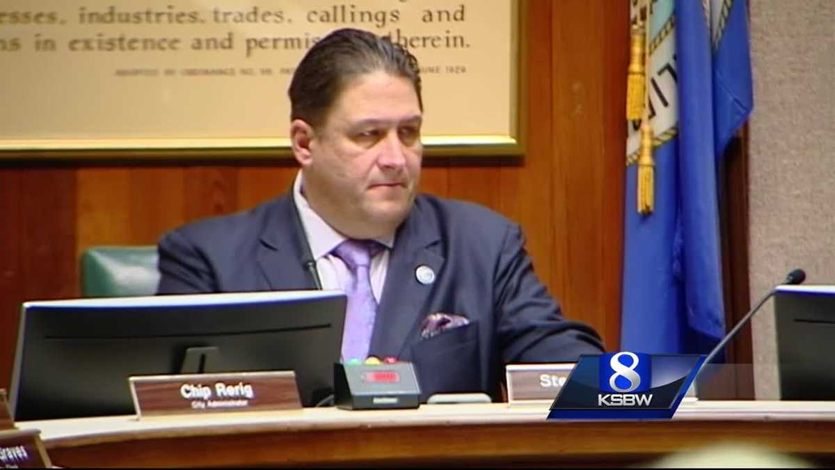 Carmel mayor Steve Dallas receives slap on the wrist