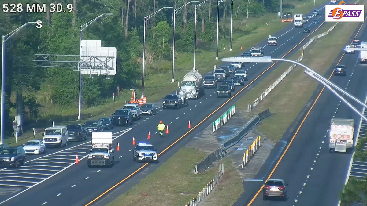 Crash on SR-528 leaves at least woman dead