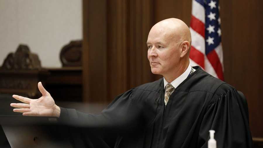 Judge grants Trump motion to block absentee requests in Iowa