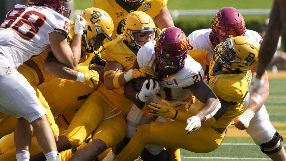 Cyclones drop out of AP's top 25, Hawkeyes hold onto No. 5 spot