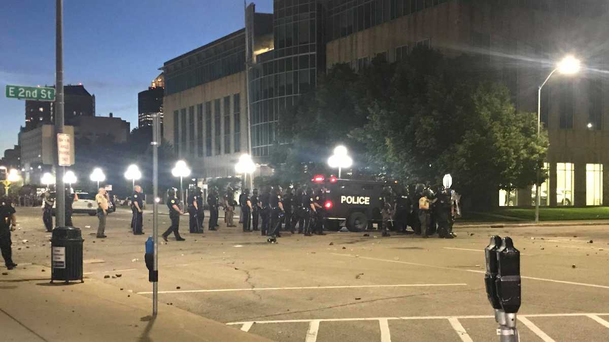 PHOTOS: A look at last night's peaceful rally turned violent protest in ...