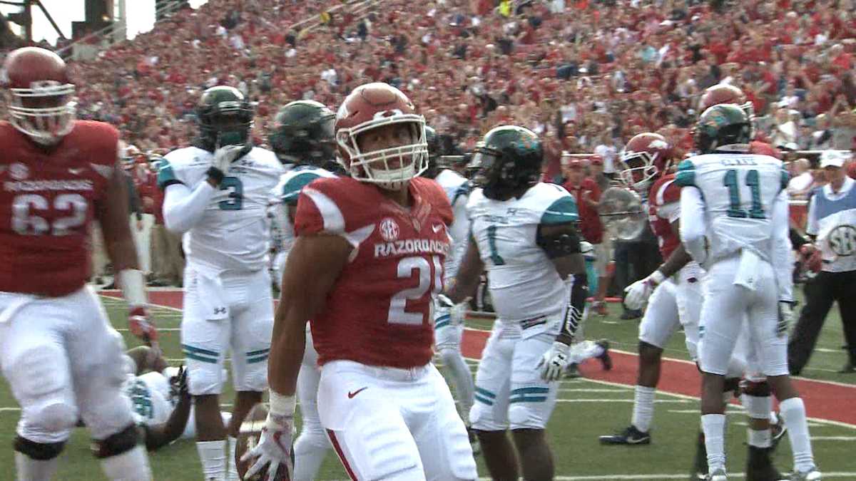 Razorbacks Avoid Upset Against Coastal Carolina.