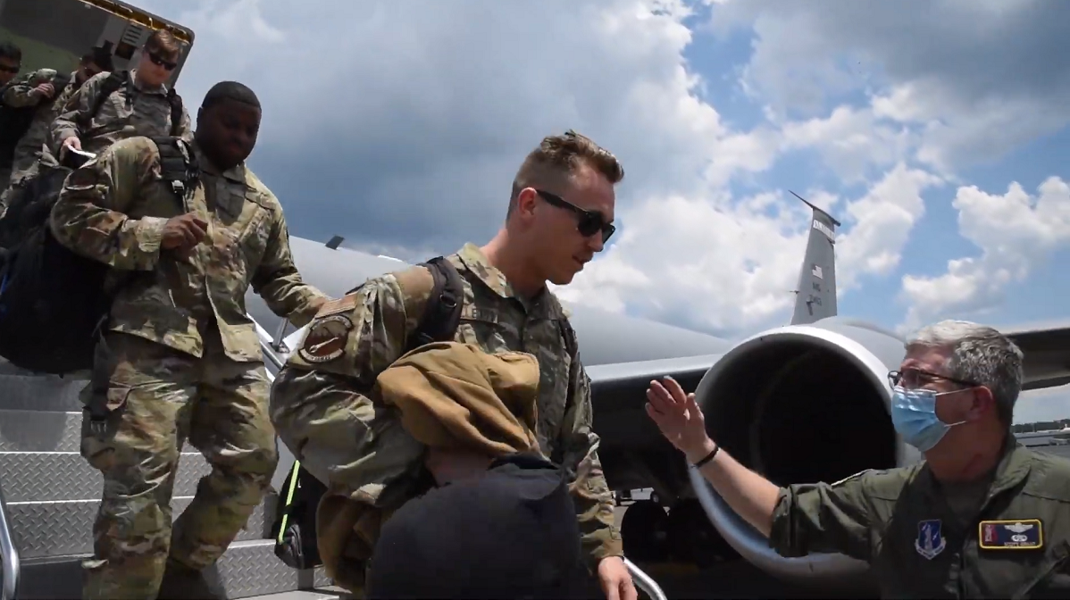 Members of 117th Air Refueling Wing return home after Middle East ...