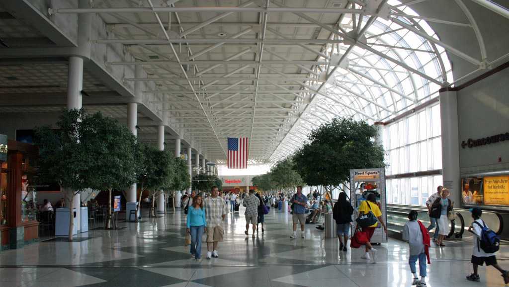 All security checkpoints briefly closed at Charlotte airport