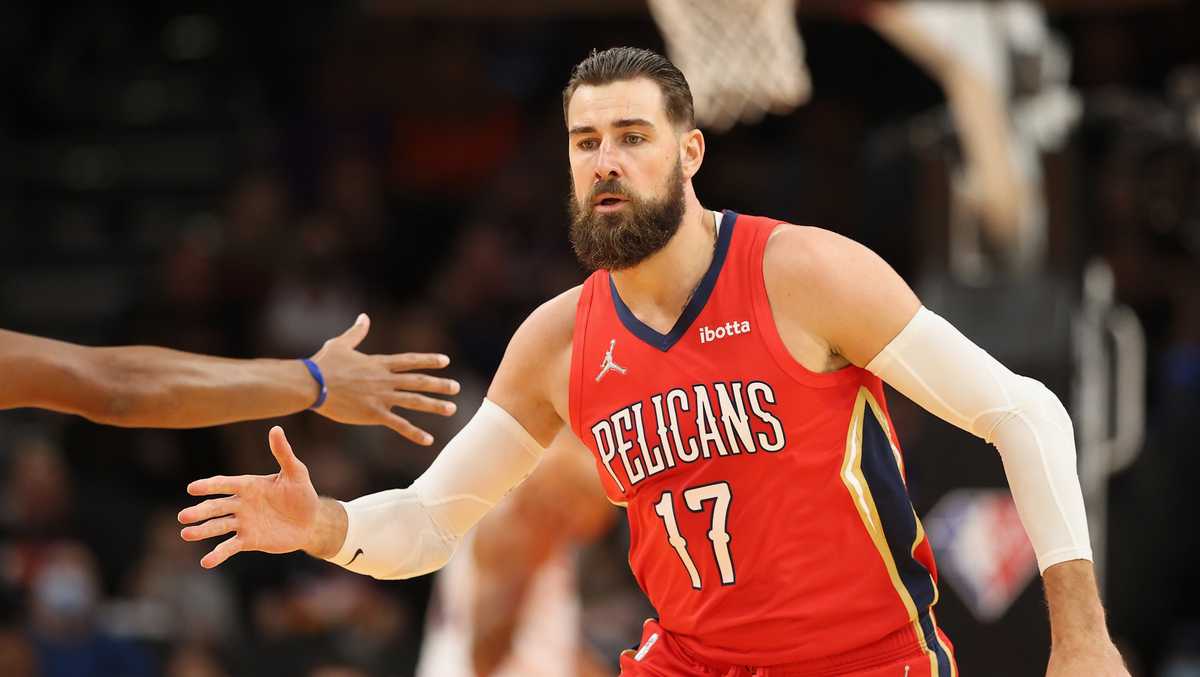Valanciunas has big night, helps Pelicans beat Hornets