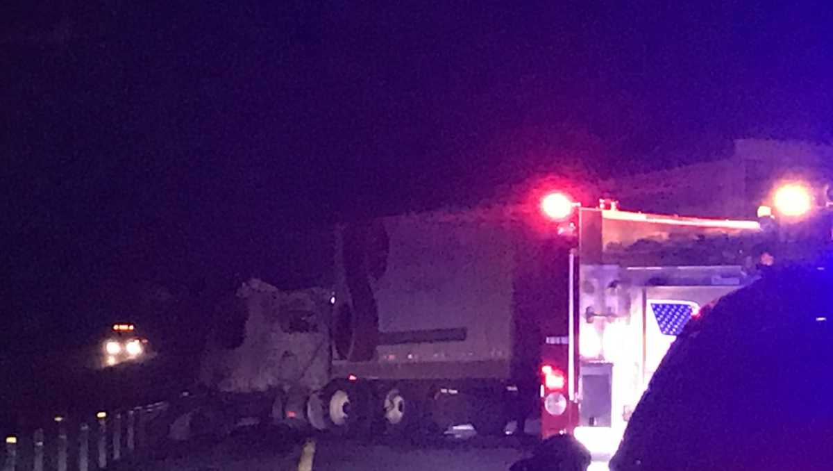 18-wheeler catches fire on I-20 near Pelahatchie