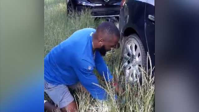 'Much love!': Video captures moment NFL player helps stranded motorist