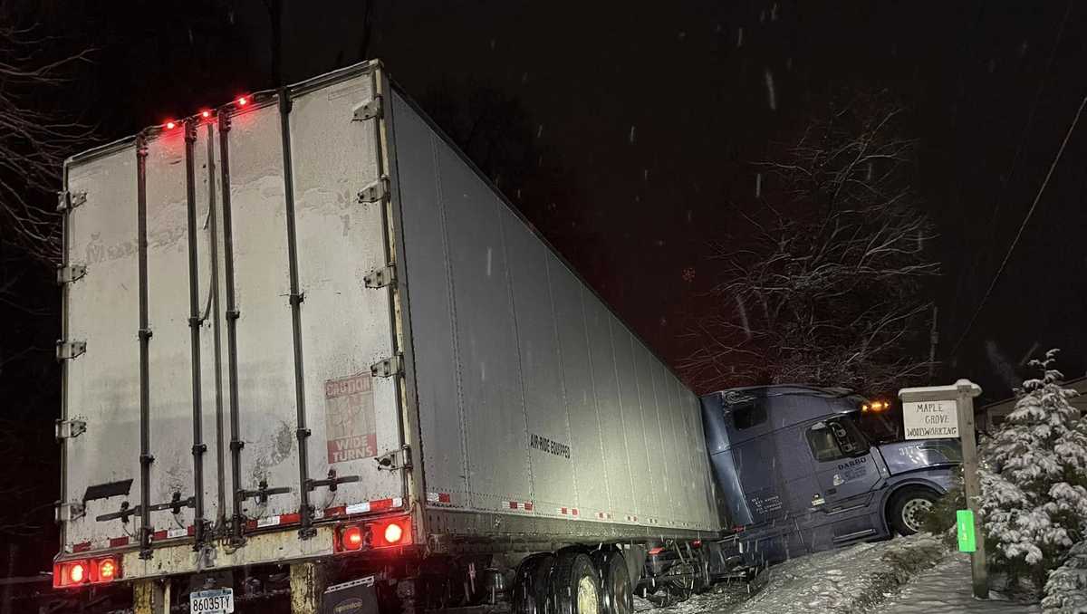 PHOTOS: Tractor-trailer jackknifes during snowstorm in Lancaster County ...