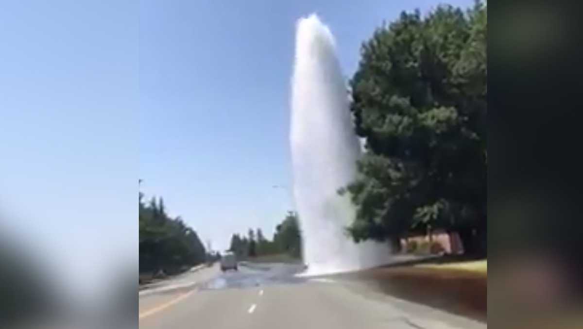 Damaged fire hydrant floods Lodi streets
