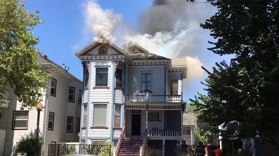 3-story Victorian home catches fire, 5 cats rescued