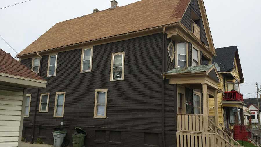 Man dies after falling off roof