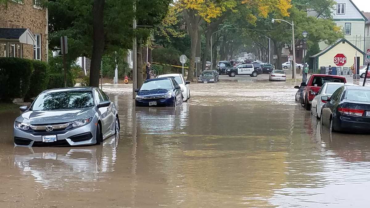 Water main break floods streets near UWM