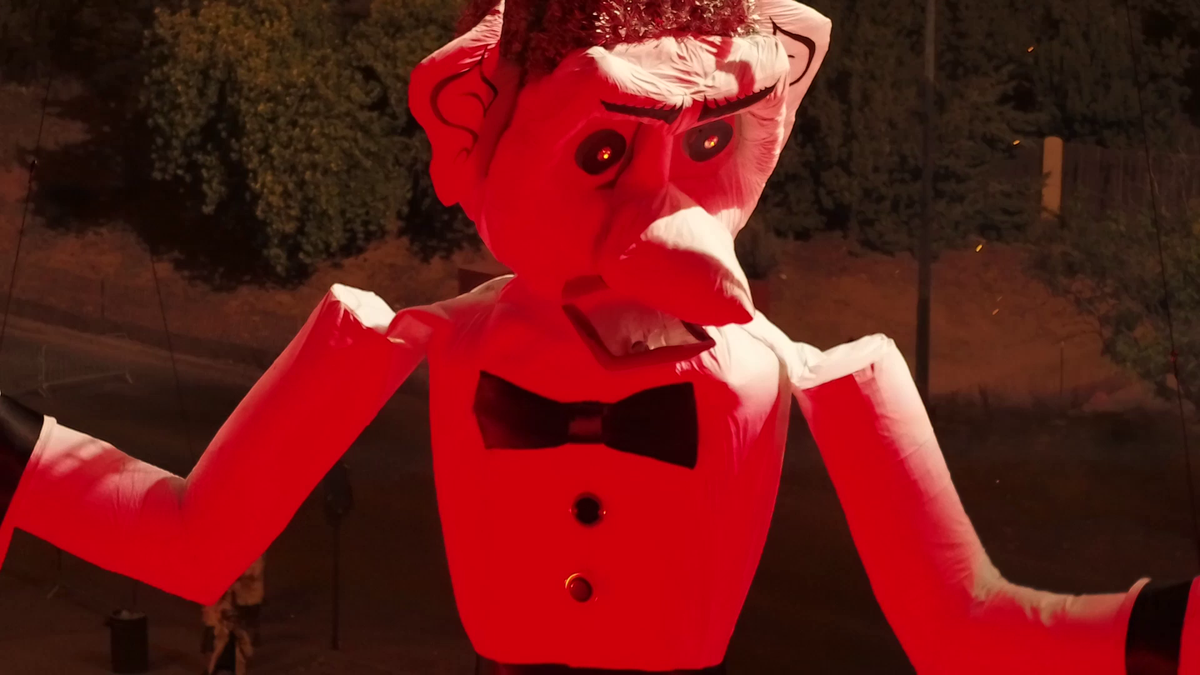 How is Zozobra built?