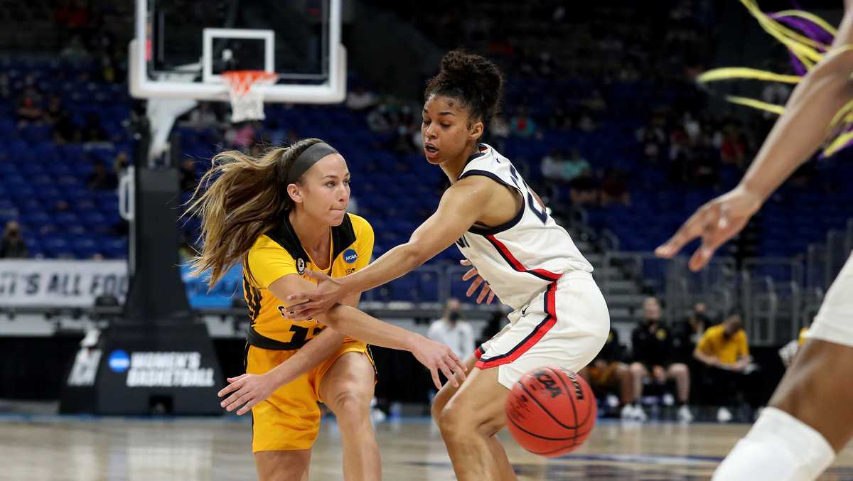 UConn knocks Iowa out of NCAA tournament 92-72