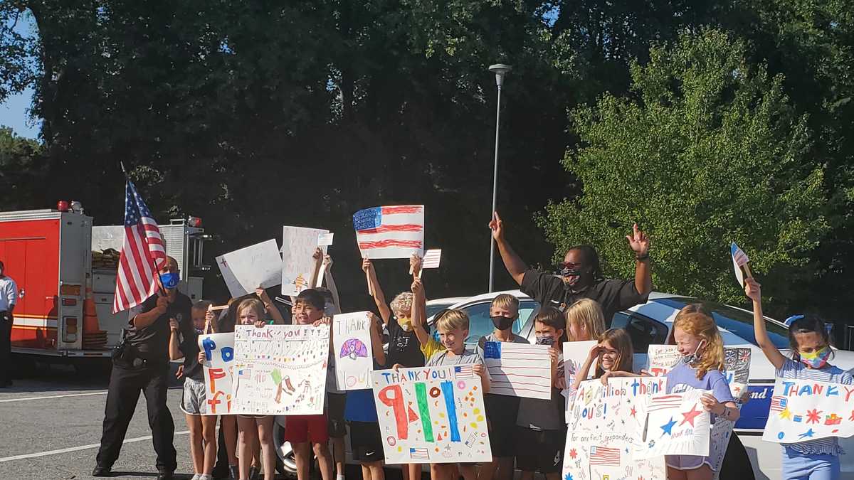 Elementary students thank first responders with signs, snacks