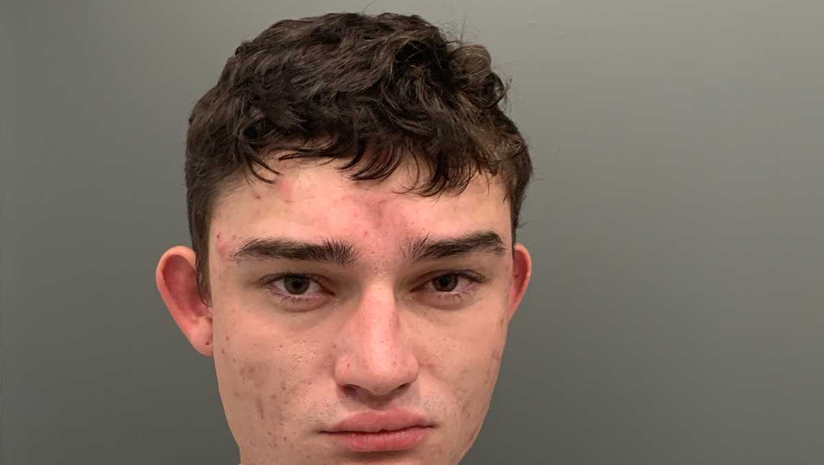 Devin Hallock arrested after allegedly crashing car into Market 32 ...