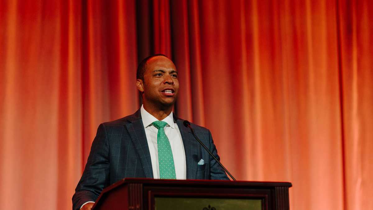 WESH 2's Stewart Moore emcees annual Wine Quest event