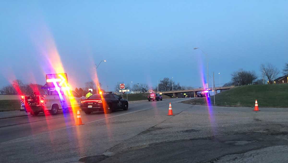 Police: Man dies in crash Monday evening at 23rd Street Trafficway ...