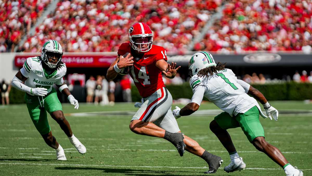 Georgia Rolls Past Marshall 45-7 in Season Opener