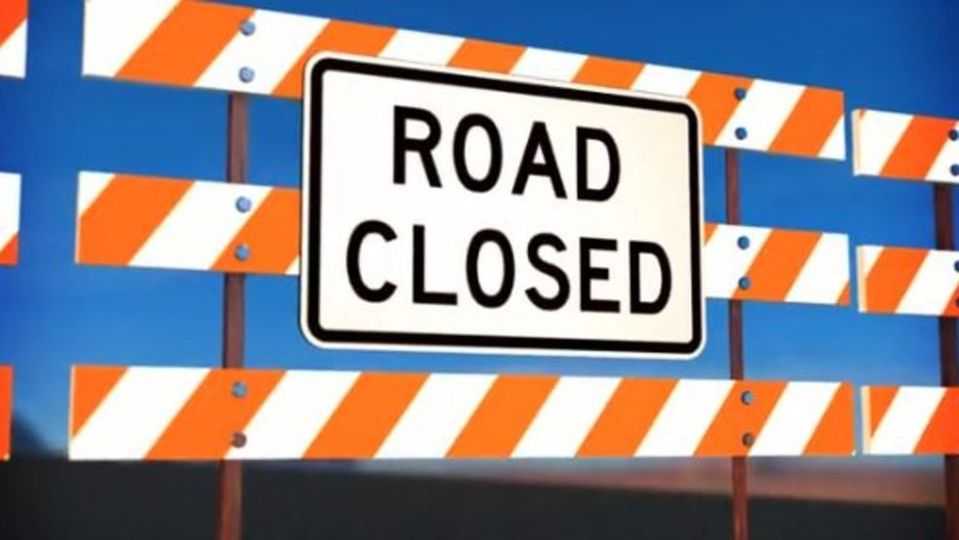 Tree reportedly blocking Waynesville Road in Turtlecreek Township