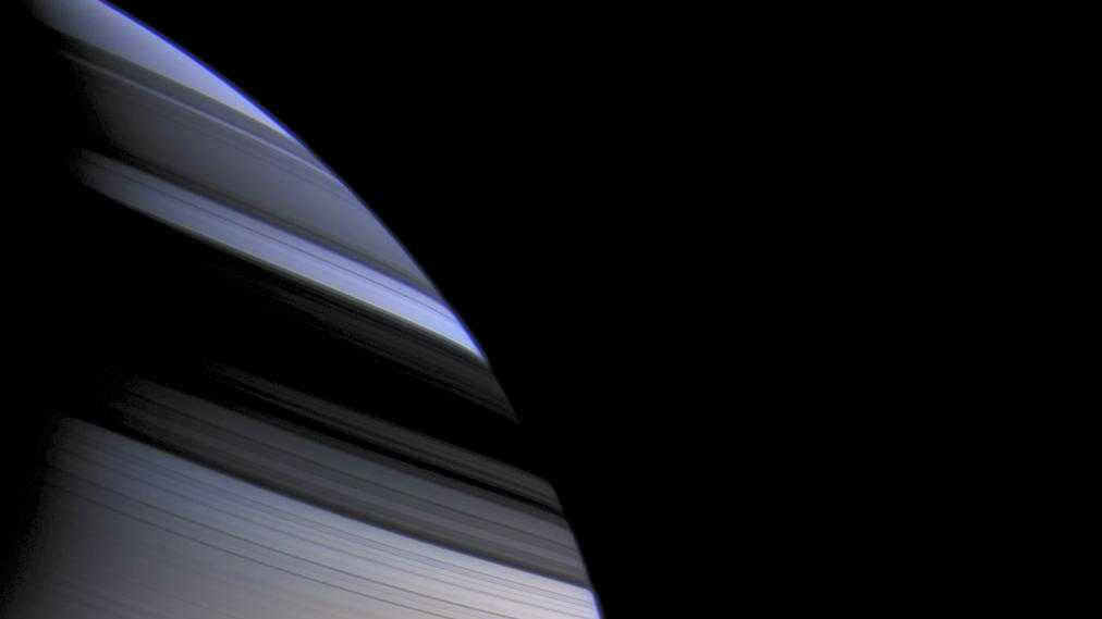 25 of the most incredible images from the Cassini Spacecraft