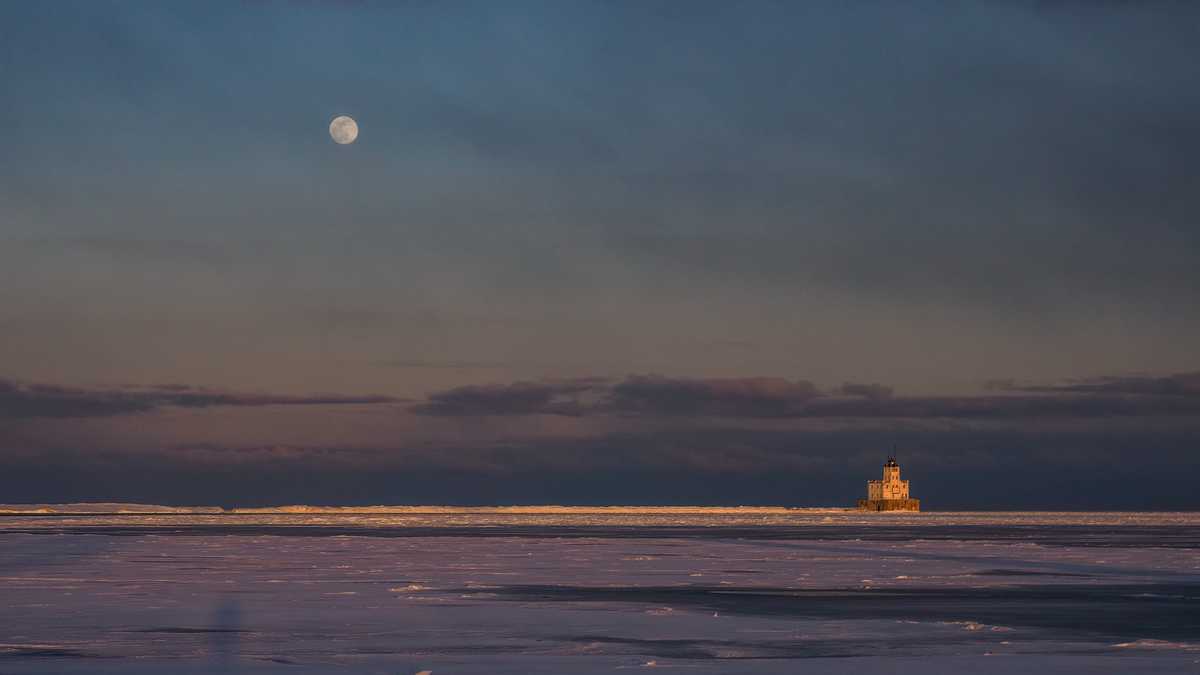 9 amazing photos of Super Snow Moon captured by viewers